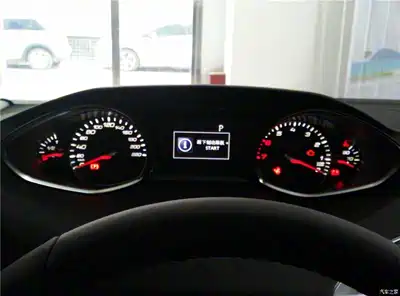 标致308S 2015款 1.6T 自动睿驰版 标致 70/74张图片大全_汽车内饰图库-汽车之家