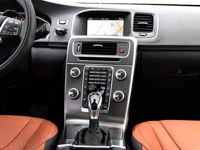 沃尔沃S60 2016款 S60L T5 智驭版 沃尔沃 3/26张图片大全_汽车内饰图库-汽车之家