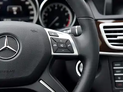 奔驰E级 2015款 改款 E 200 L 奔驰 8/35张图片大全_汽车内饰图库-汽车之家