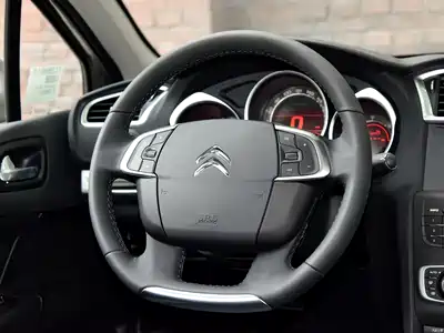 雪铁龙C4L 2015款 1.8L 自动尊贵版 雪铁龙 5/40张图片大全_汽车内饰图库-汽车之家