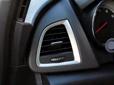 英朗 2013款 XT 1.6L 自动时尚版 别克 6/61张图片大全_汽车内饰图库-汽车之家