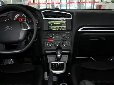 雪铁龙C4L 2014款 1.8L 智驱版 自动劲享型 雪铁龙 3/57张图片大全_汽车内饰图库-汽车之家