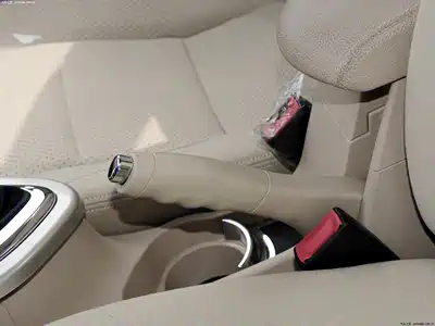 中华H330 2013款 1.5L 自动豪华型 中华 5/39张图片大全_汽车内饰图库-汽车之家