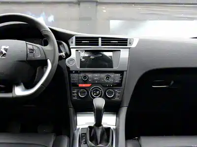 DS 6 2014款 1.6T 豪华版THP160 DS 3/65张图片大全_汽车内饰图库-汽车之家