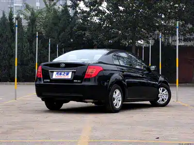 奔腾B50 2012款 1.6L 自动尊贵型 奔腾 5/8张图片大全_汽车外观图库-汽车之家