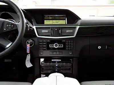 奔驰E级 2012款 E 260 L CGI时尚型 奔驰 3/63张图片大全_汽车内饰图库-汽车之家