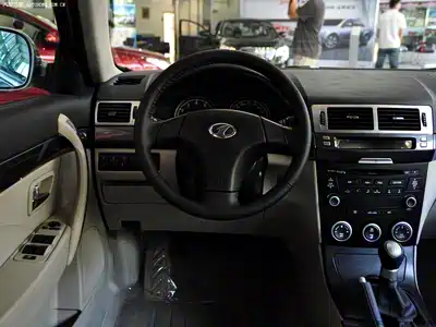 奔腾B70 2010款 2.0L 手动精英型 奔腾 2/37张图片大全_汽车内饰图库-汽车之家