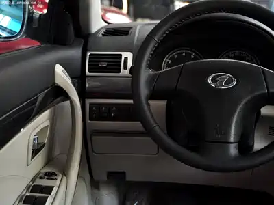 奔腾B70 2010款 2.0L 手动精英型 奔腾 3/37张图片大全_汽车内饰图库-汽车之家