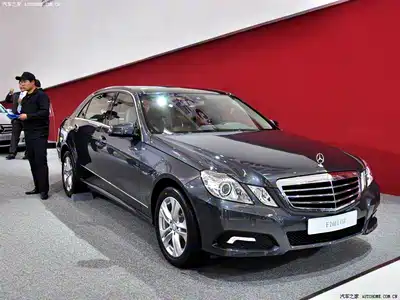 奔驰E级 2011款 E 260 L CGI时尚型 奔驰 6/11张图片大全_汽车外观图库_黑铜灰-汽车之家