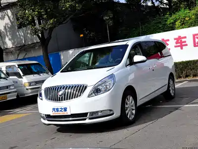 别克GL8 2011款 3.0L XT豪华商务旗舰版 别克 1/10张图片大全_汽车外观图库_皓白-汽车之家